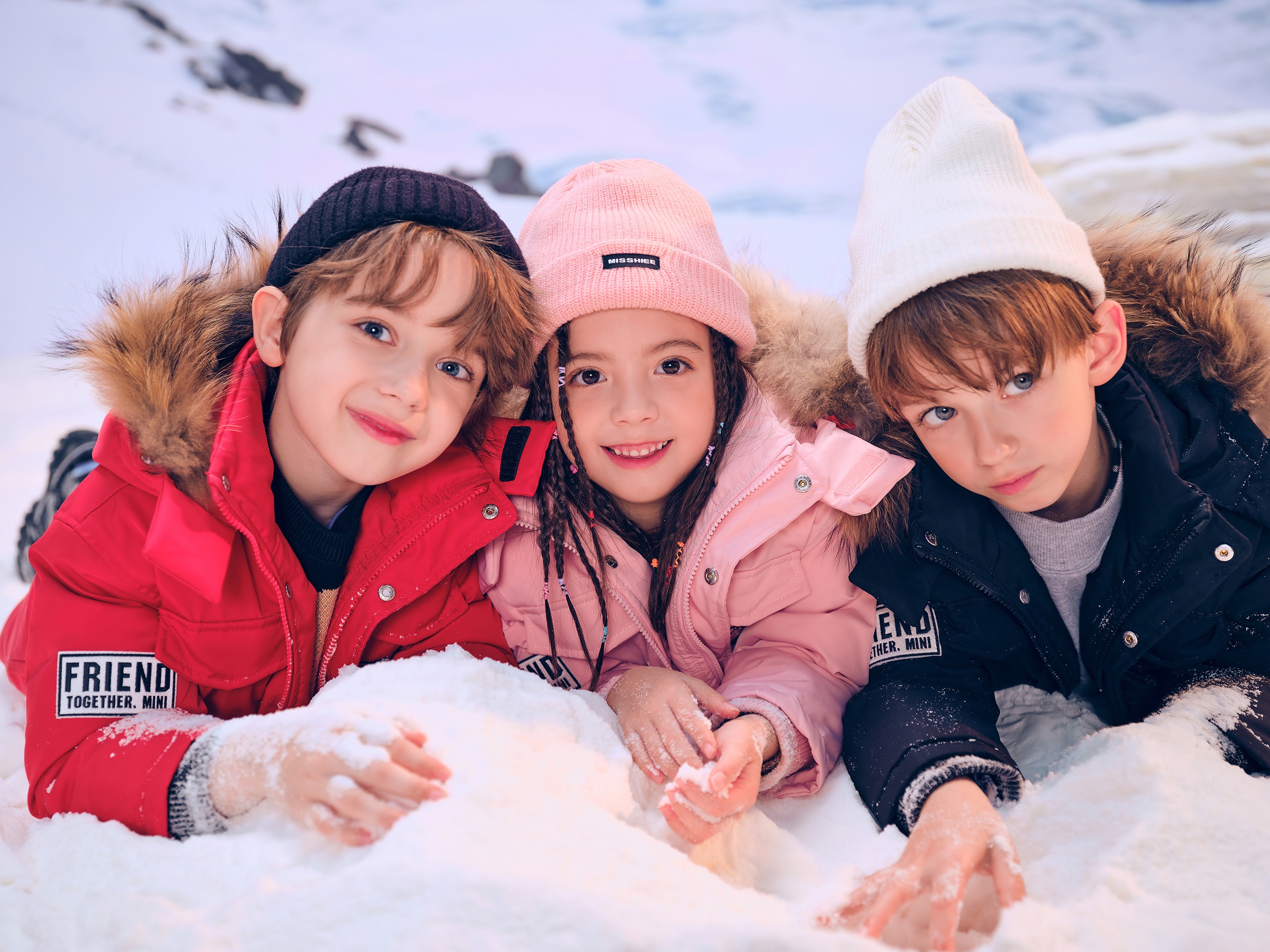 太平鸟童装MiniPeace21FW雪景棚内置景拍摄_朱栋梁Damon-站酷ZCOOL