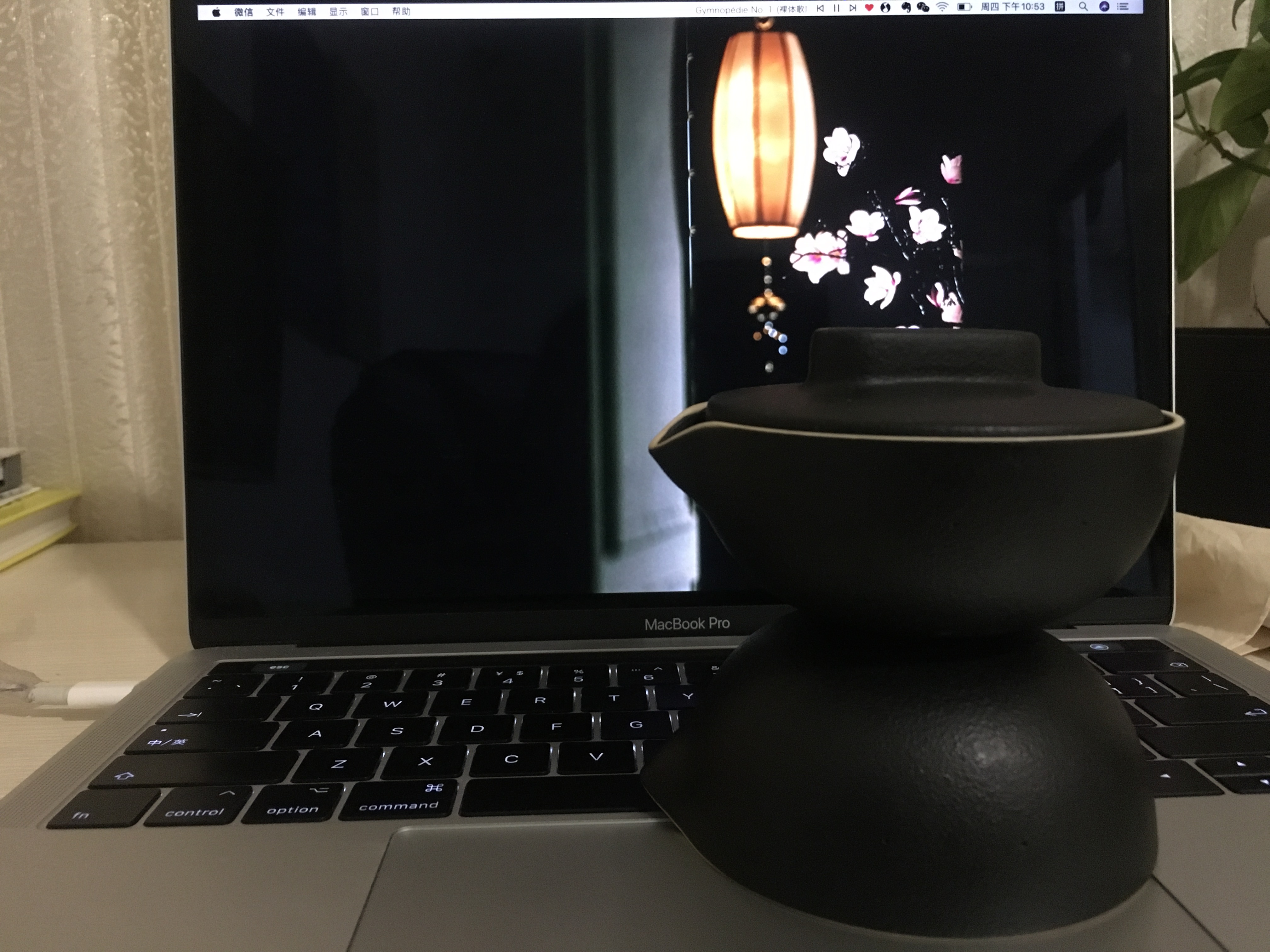 没有影棚的产品照——泊喜小巨蛋T1便携式功夫茶具_王尔德Amora-站酷ZCOOL