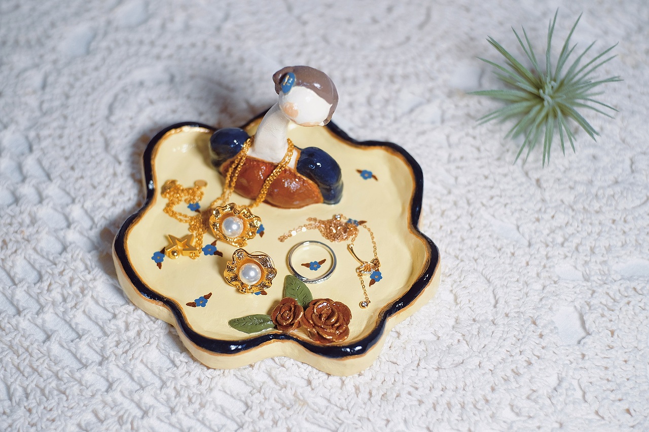 石塑粘土｜小众礼物首饰收纳盘_屿山手作ys-站酷ZCOOL