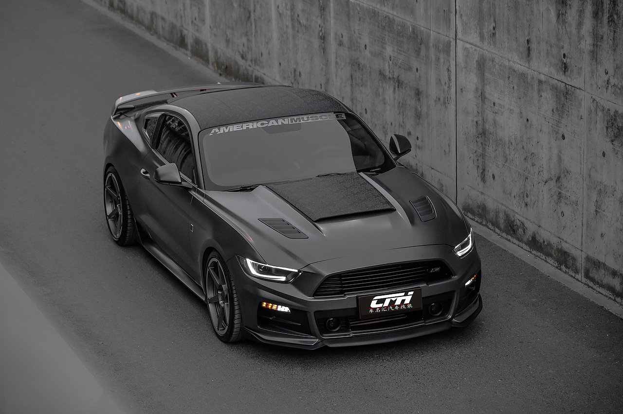 披着战斗灰盔甲的战马，性能猛兽福特Mustang竞技改装_车名汇汽车改装厂-站酷ZCOOL