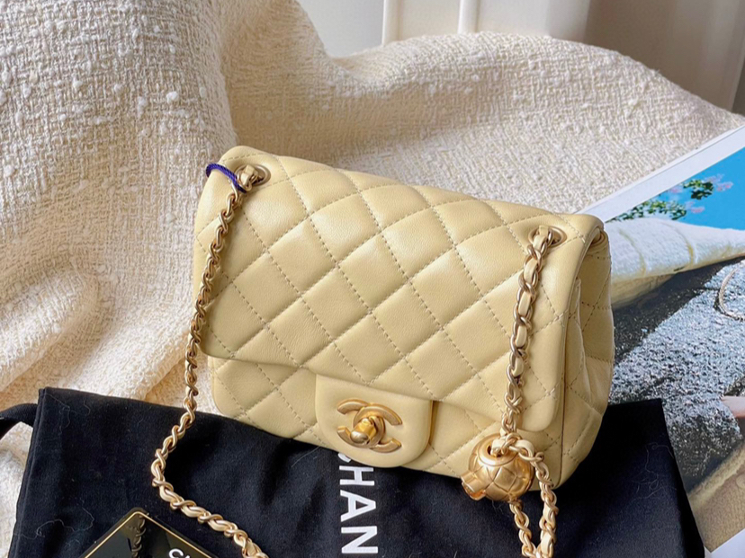 Chanel 小鸡黄金球方胖子_joyiGuan-站酷ZCOOL