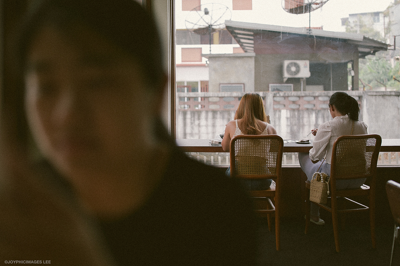 清迈咖啡馆 - 8 DAYS A WEEK_钢叔-站酷ZCOOL