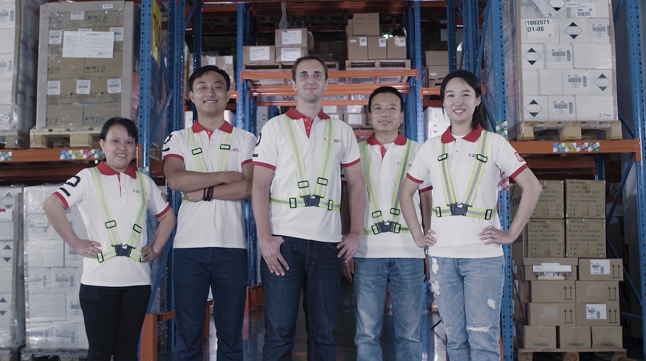 In2log - 国际仓储解决方案_怡水文化-站酷ZCOOL