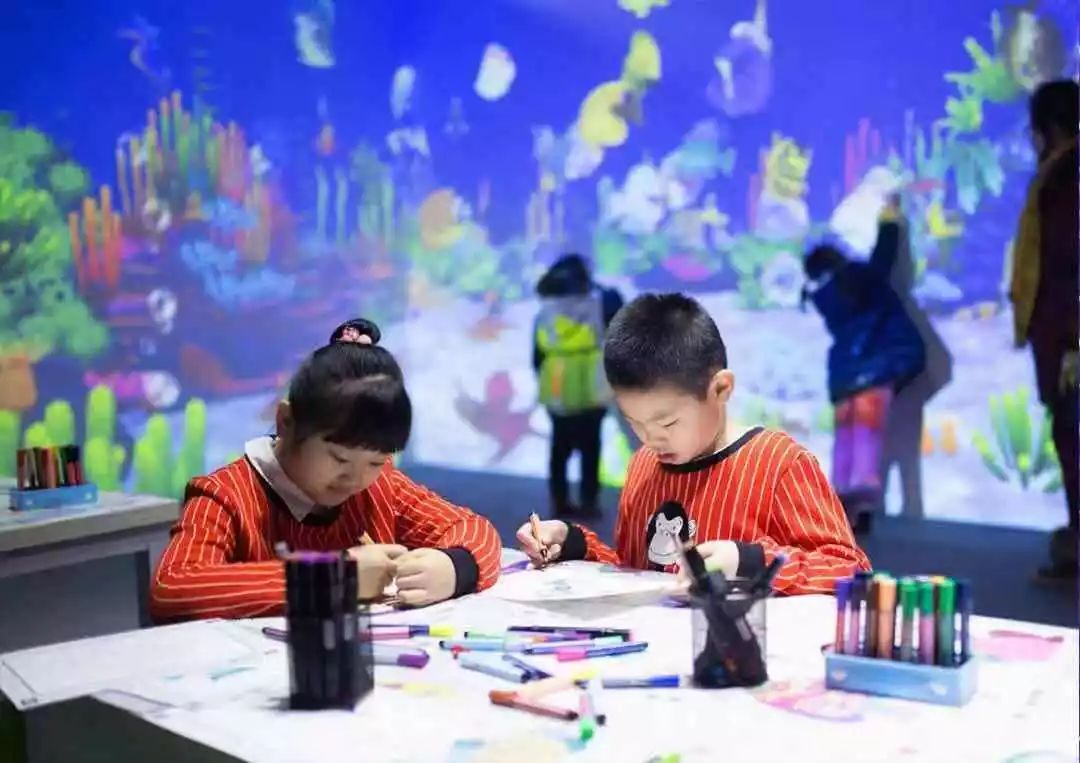 沉浸式互动 | 全息投影互动光影展 _TMTT全息光影-站酷ZCOOL