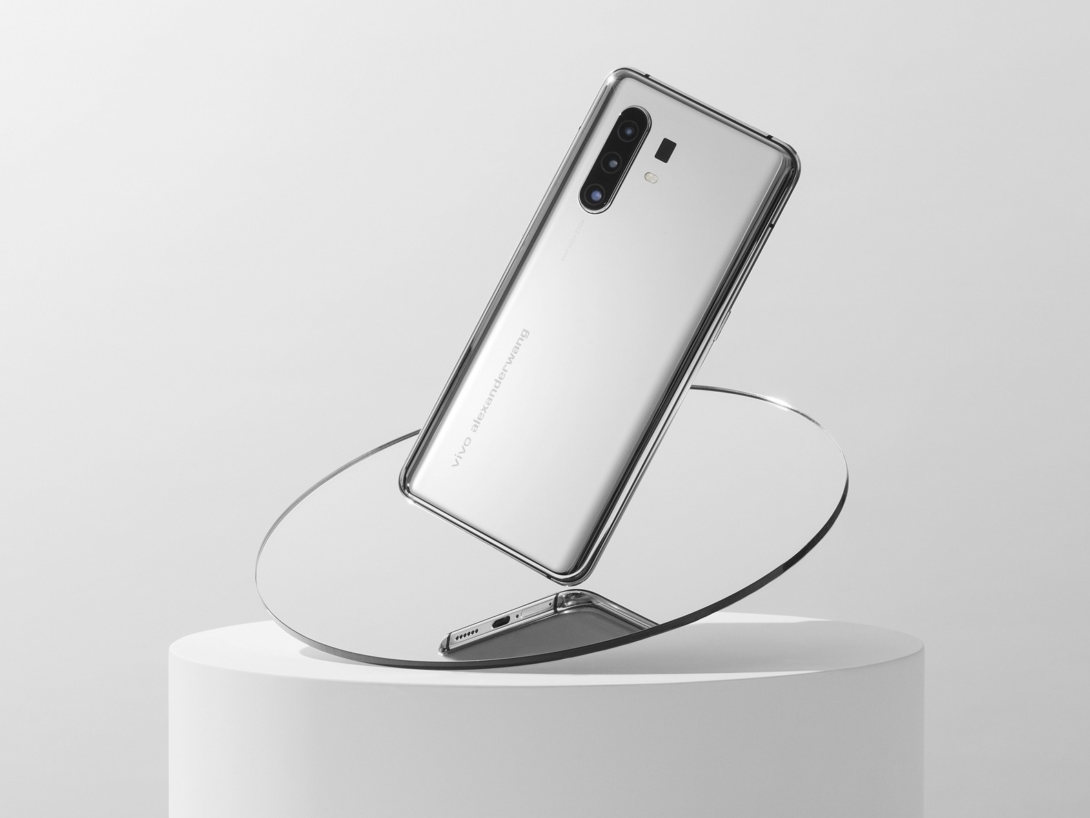 VIVO X30 Pro x Alexanderwang_鱼尾蜂-站酷ZCOOL