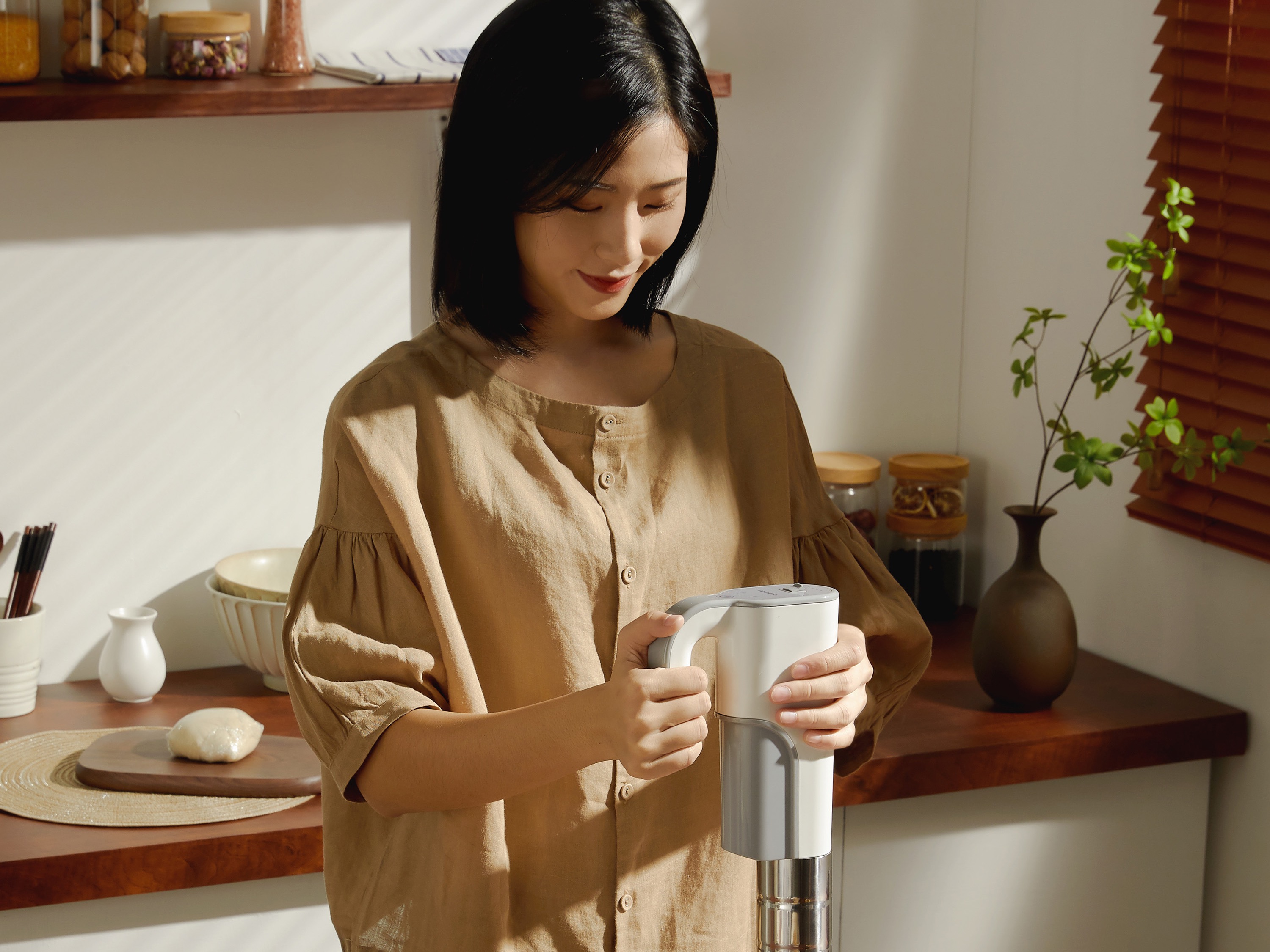 Daewoo 大宇面条枪 平面拍摄_半佛系摄影杰-站酷ZCOOL