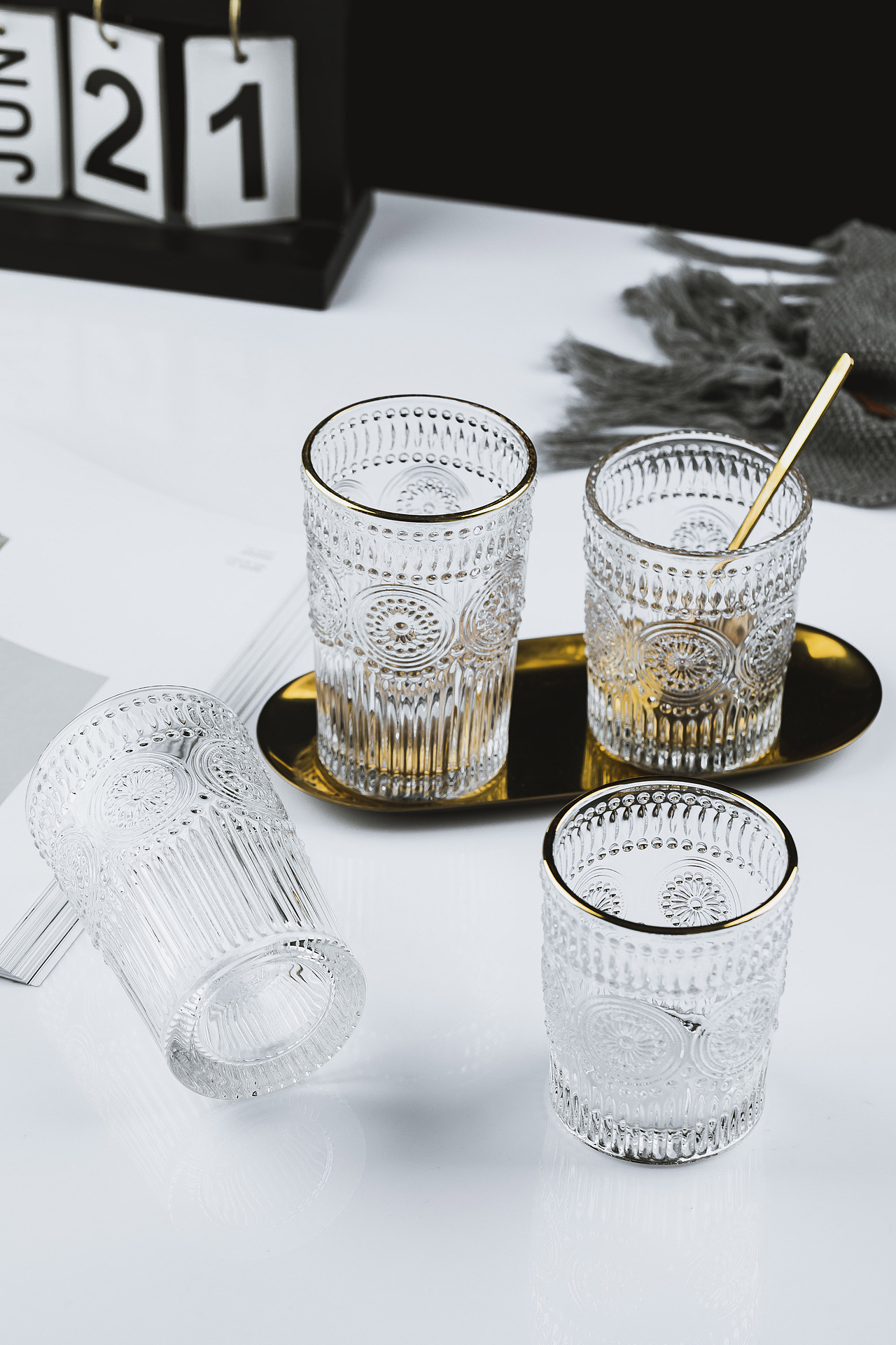 复古花纹金边水杯_AklinsTu-站酷ZCOOL