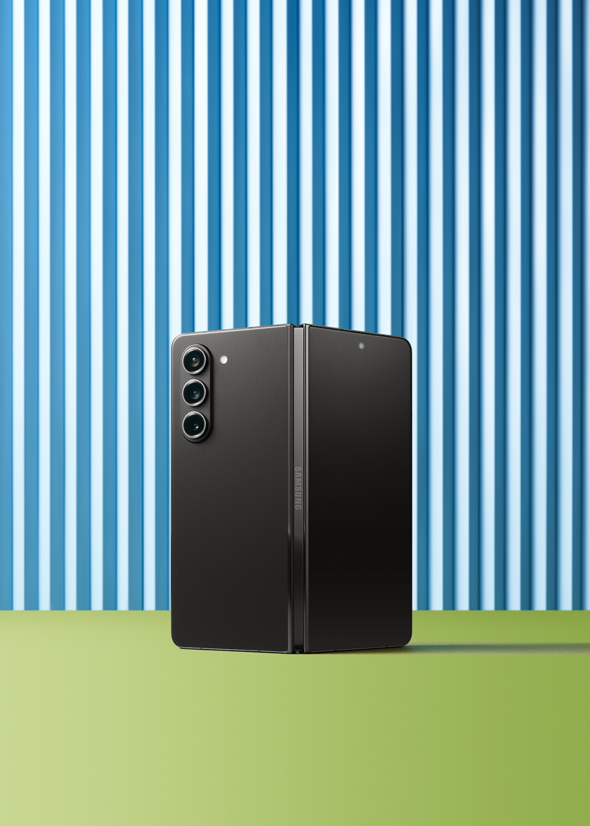 Galaxy Z Fold5 官网模型渲染图_篖三藏-站酷ZCOOL