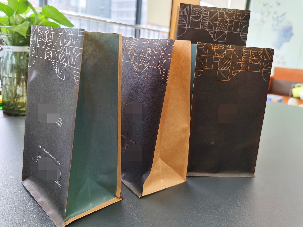 牛皮纸/PLA是全降解复合材料包装袋......_迪米特CARSON-站酷ZCOOL