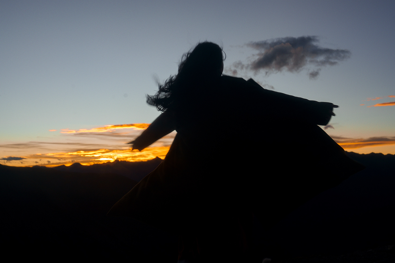 努力走着，为一份温柔的着落_白山Gavin-站酷ZCOOL