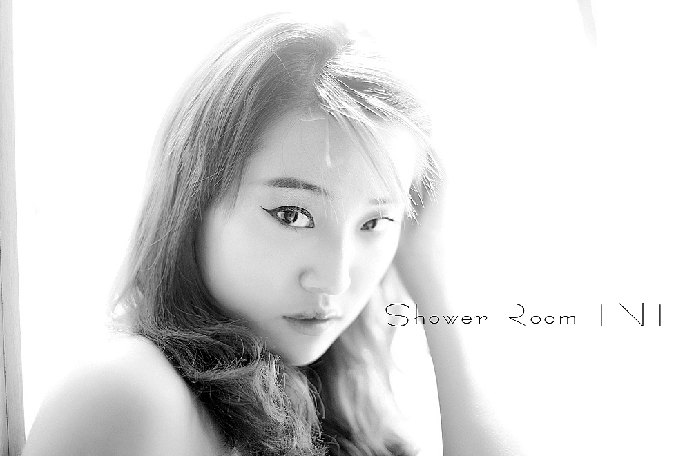 浴室高调人像~_蓝太阳TNT-站酷ZCOOL