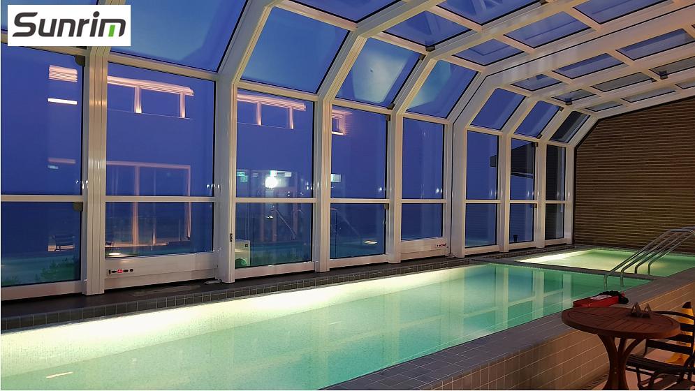 Sunrim泳池阳光房 可移动伸缩泳池阳光房 电动泳池盖_Sunrim电动屋顶-站酷ZCOOL