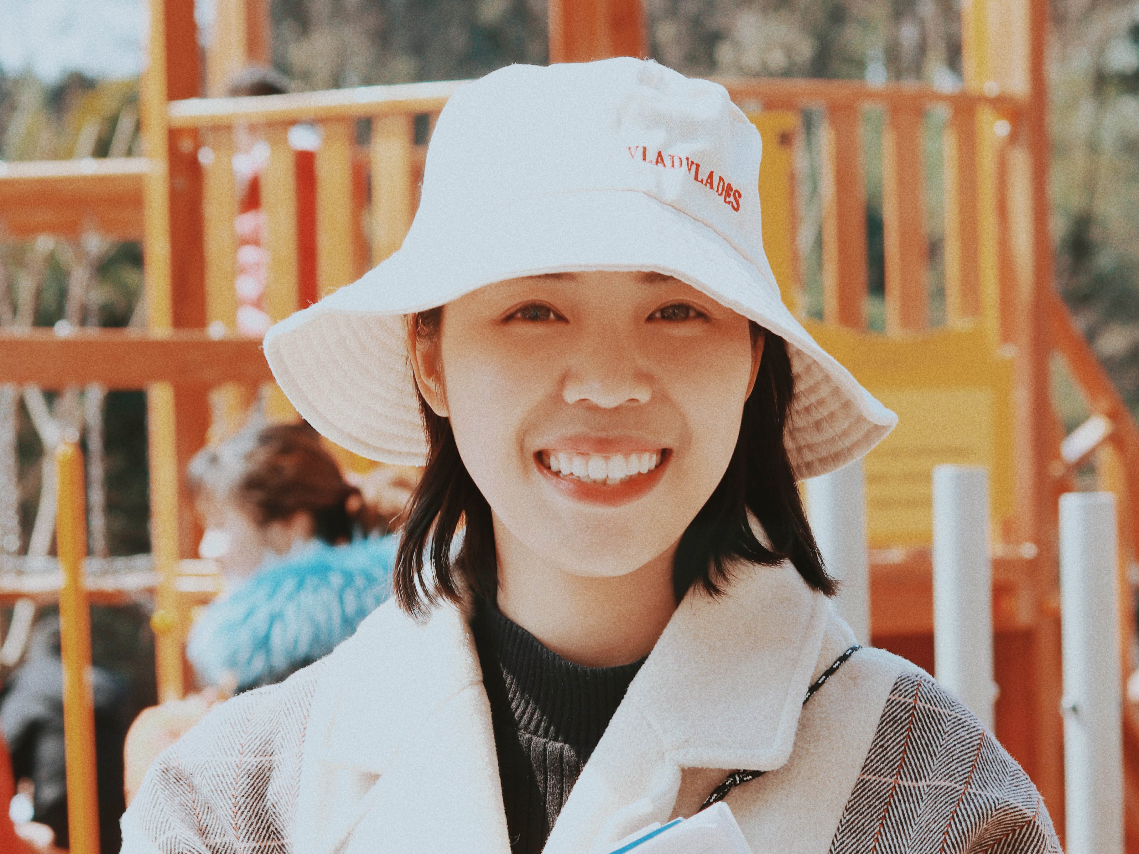 愿你芳华自在，愿你笑靥如花 _essssss-站酷ZCOOL