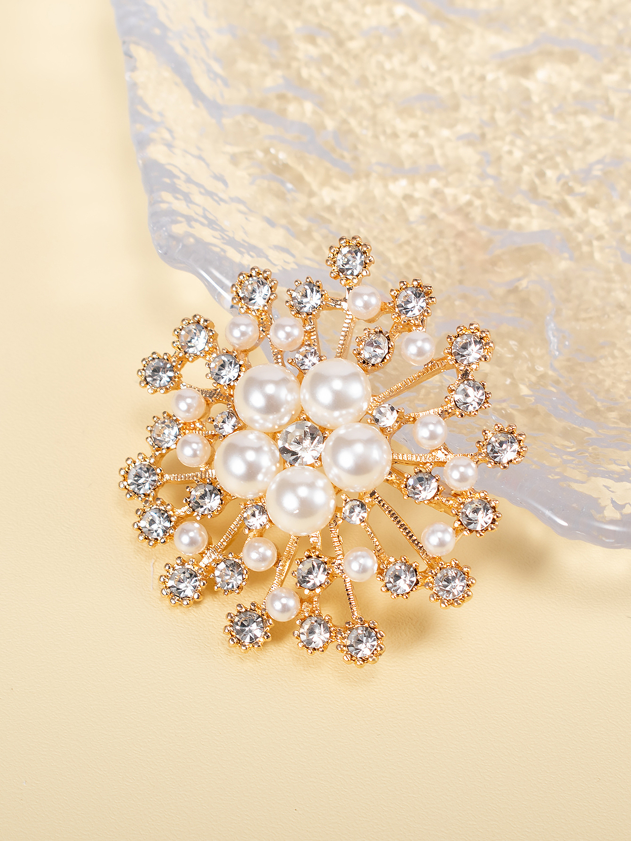 饰品-雪花珍珠水晶胸针_lye000-站酷ZCOOL