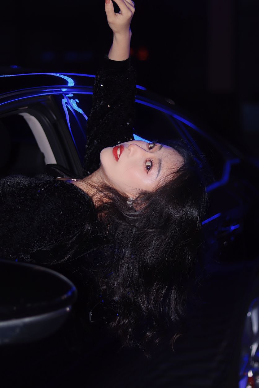 车内夜景人像_维妮vine-站酷ZCOOL