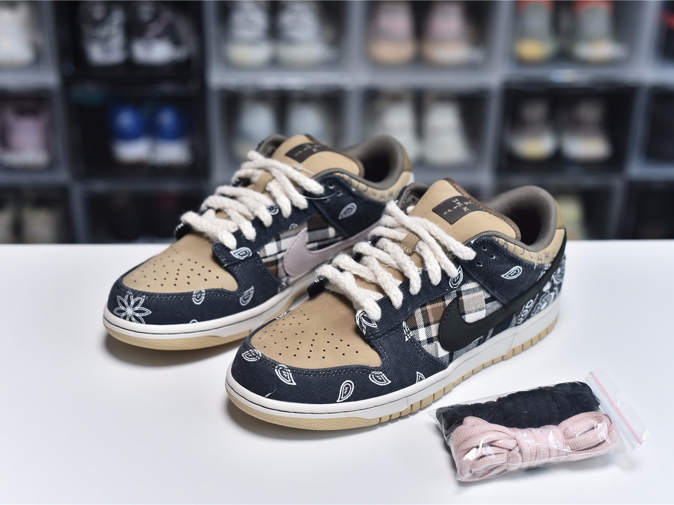 TS x Dunk SB 腰果花强势回归_卓宇00520-站酷ZCOOL