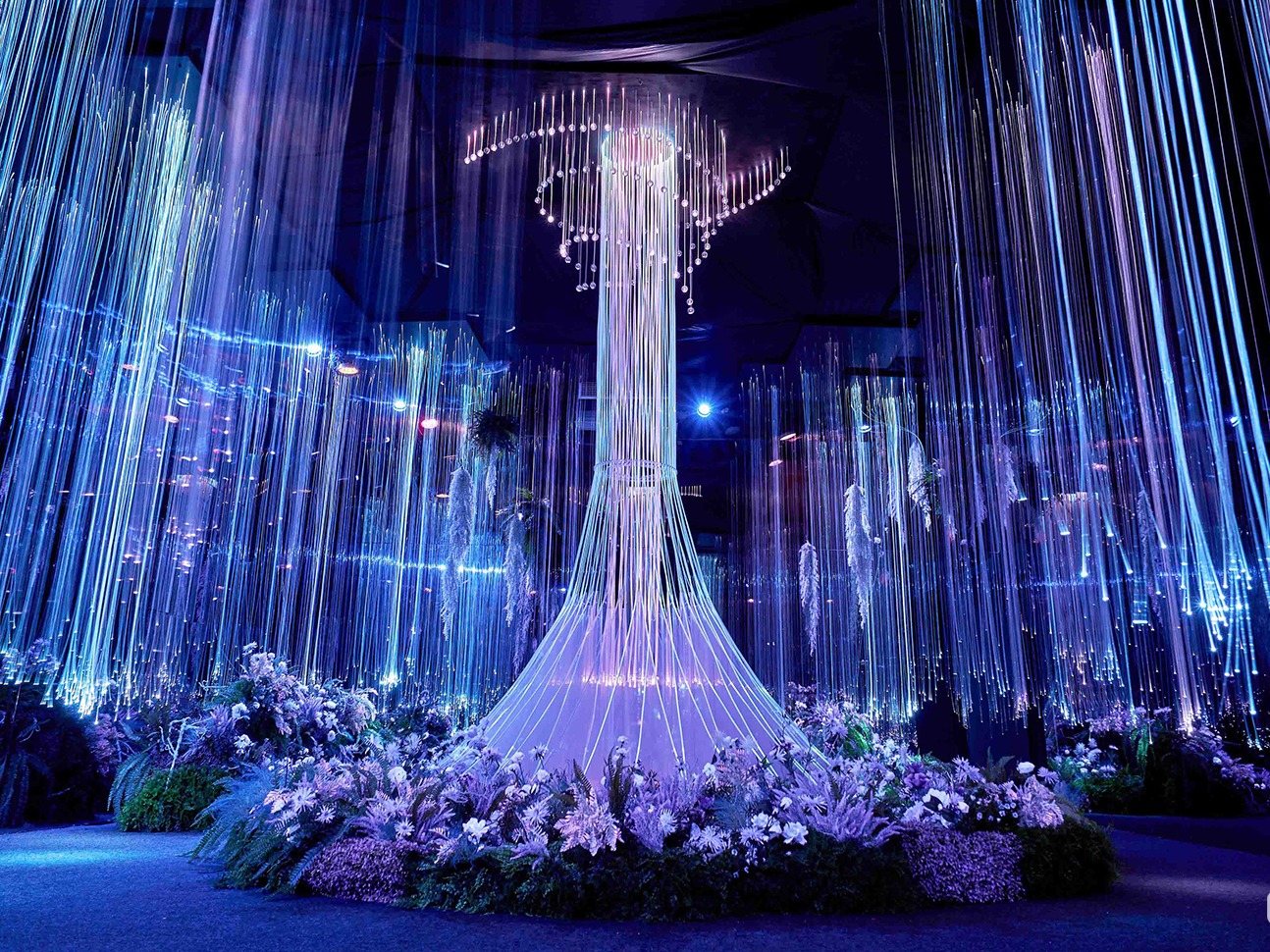 新媒体互动灯光装置：「夜光丛林 Original Neuron」_千核-站酷ZCOOL