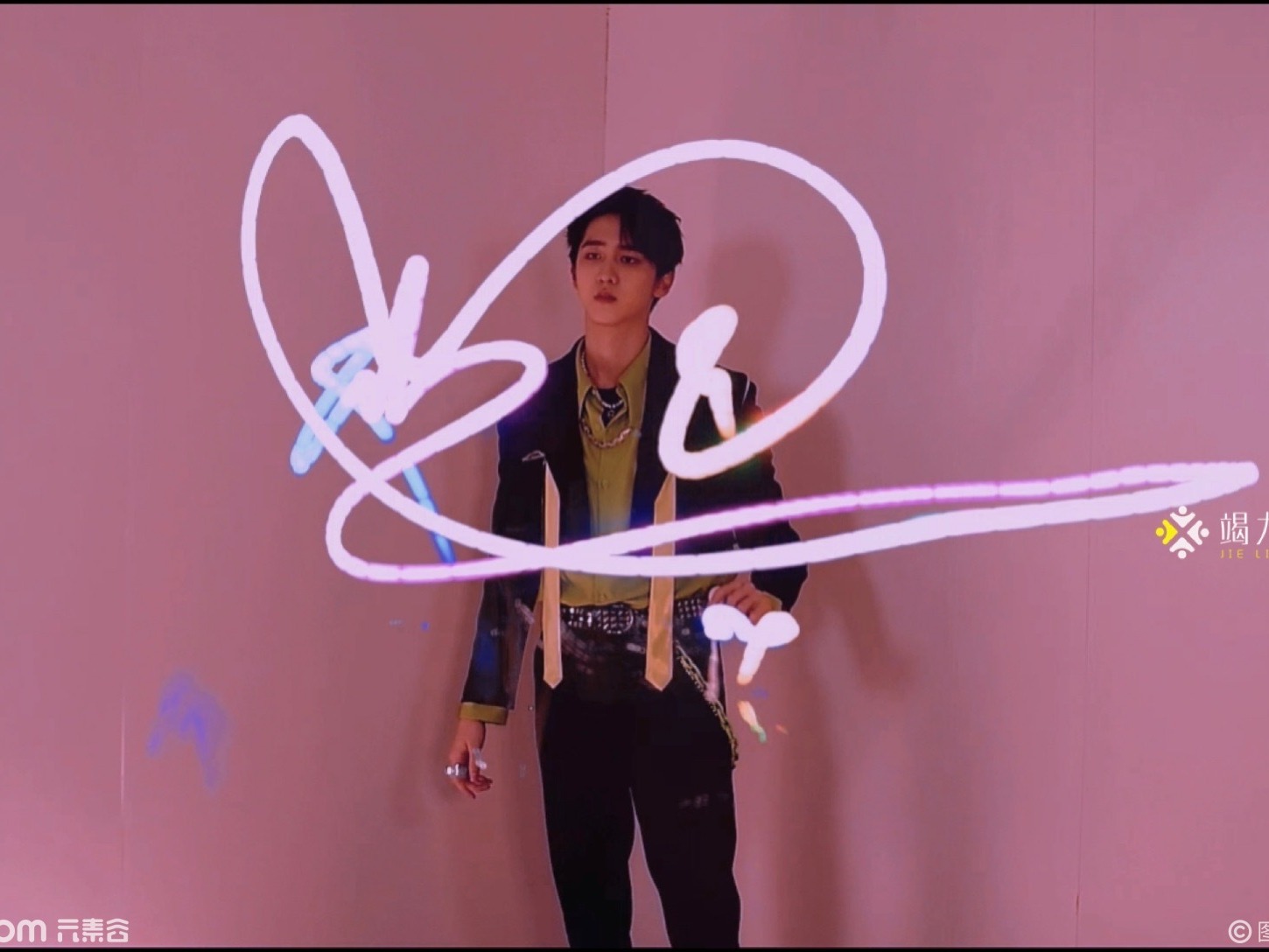 #光绘涂鸦#潮流互动拍照#网红打卡_Ken_Pluto-站酷ZCOOL