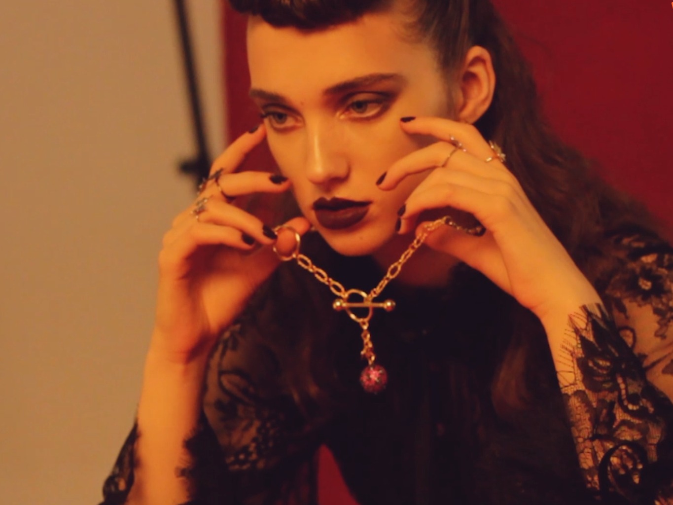 CASSIEVONG “Dragon Flame”系列拍摄短片_红火恍惚-站酷ZCOOL