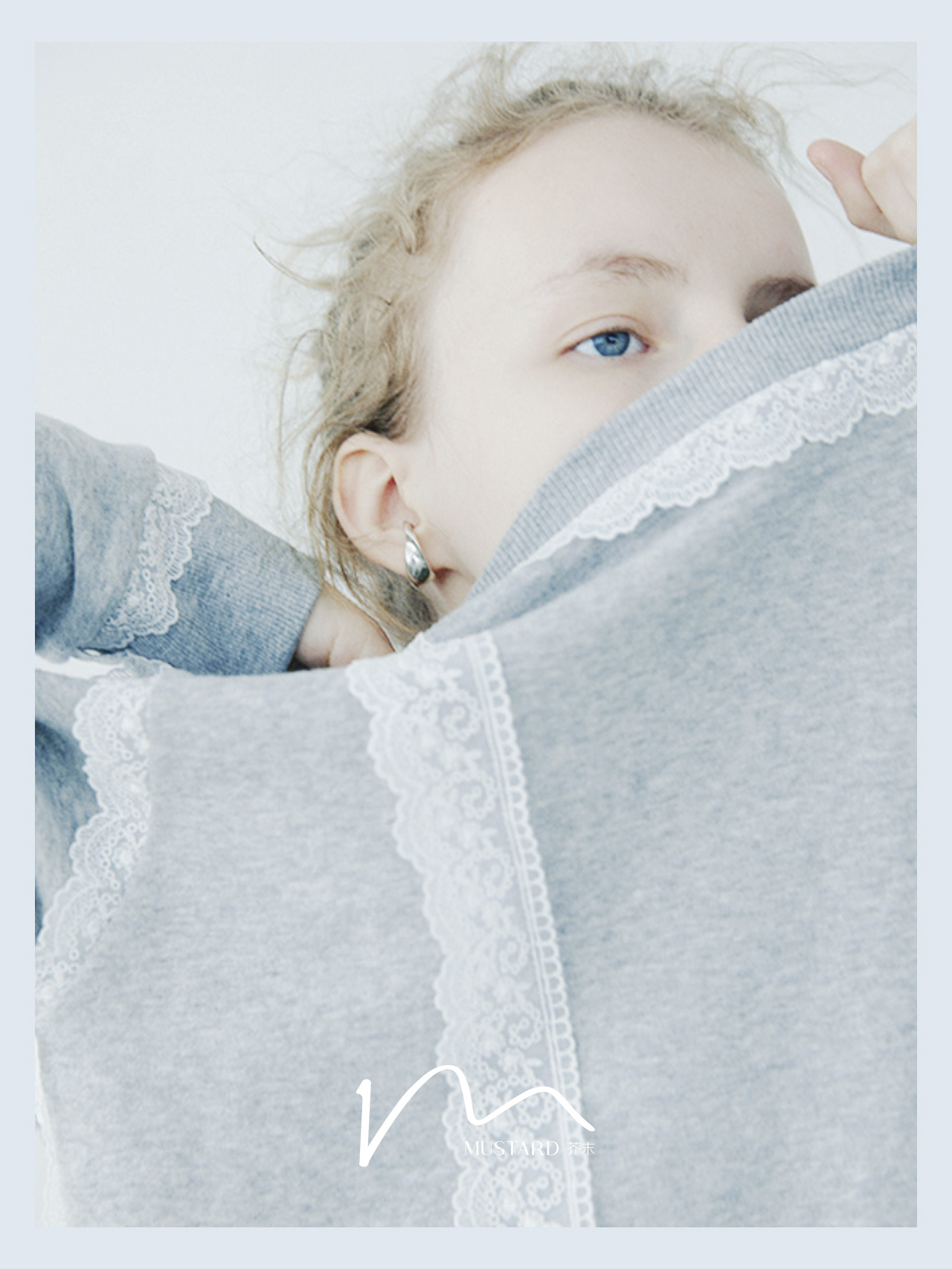 在繁都闹市中贩卖极简，极简女装logo设计 线稿风 _五彩斑斓的黑妞-站酷ZCOOL