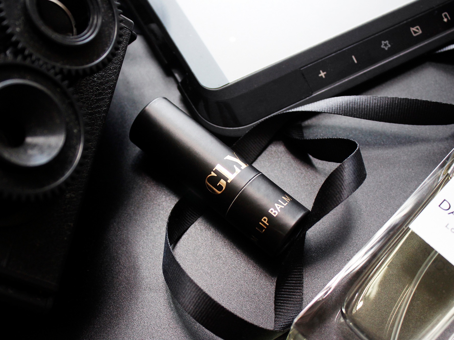 米夫儒雅男士润唇膏_clu_p-站酷ZCOOL