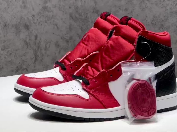 Air Jordan 1 Satin Snake 鱼鳞尾 CD0461 601_卓宇00520-站酷ZCOOL
