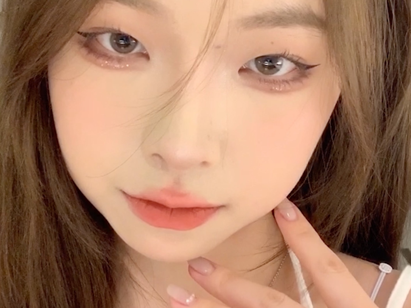 口红_GNINI-站酷ZCOOL