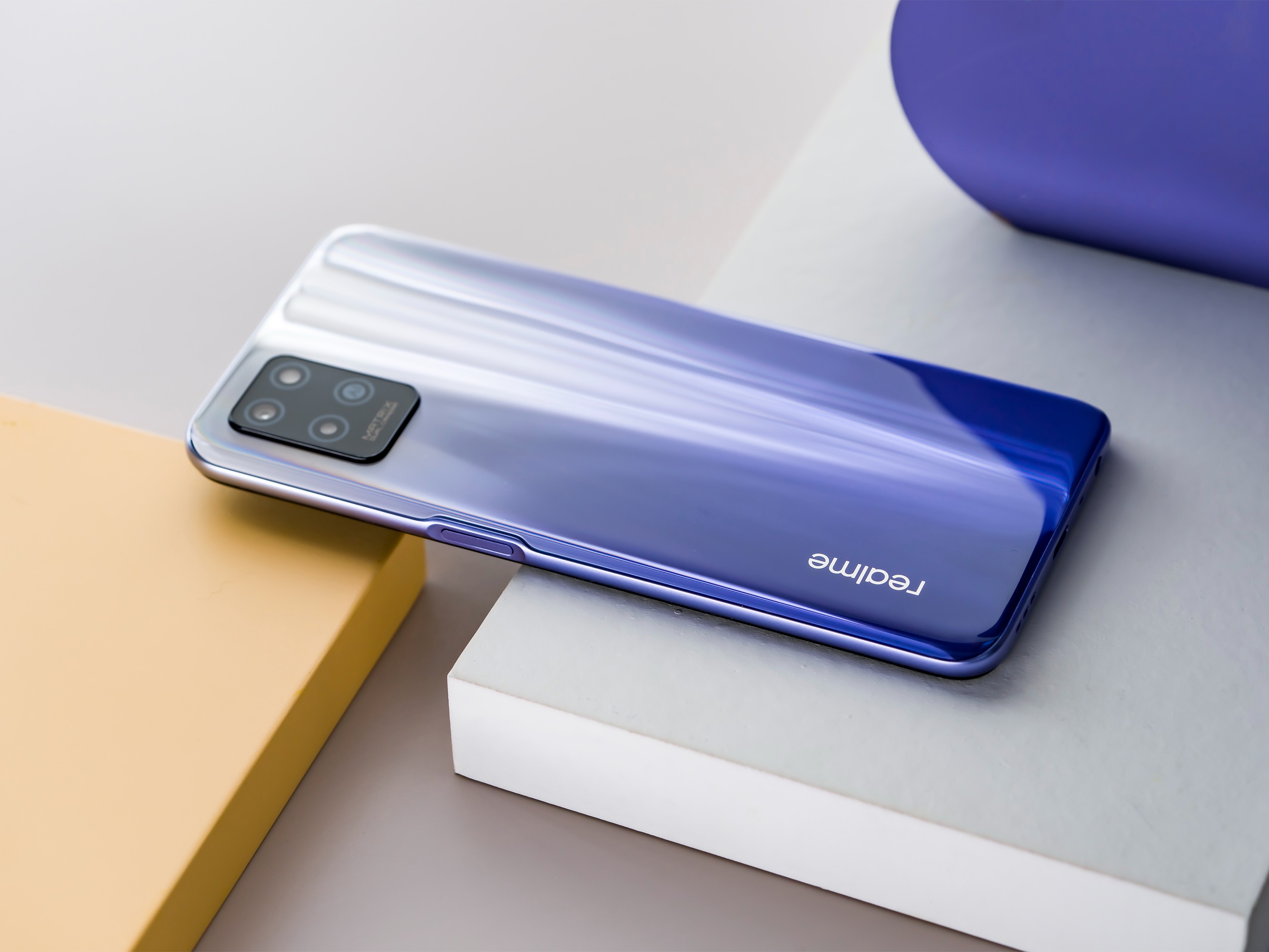 realme V11s文章配图_数懒小姐姐-站酷ZCOOL