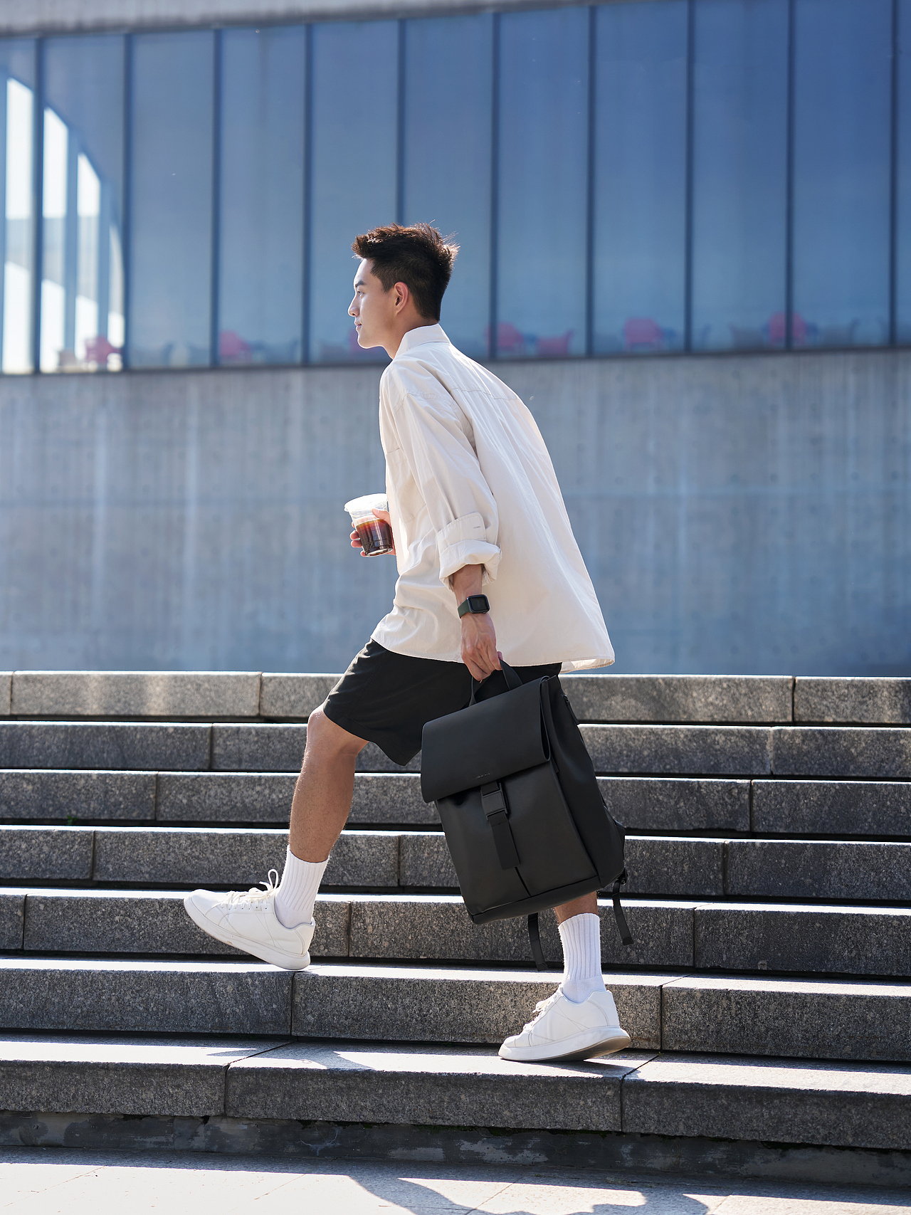 城市通勤背包-AVATRON_Big龙-站酷ZCOOL