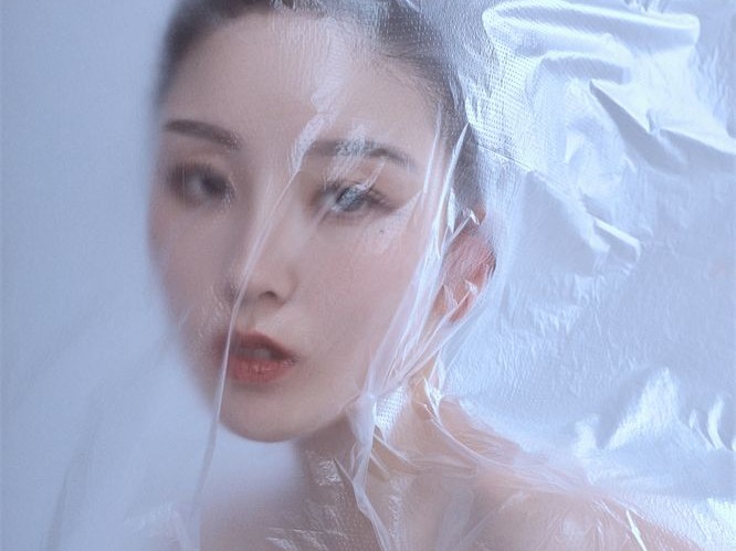 冲击感是保鲜膜给的_W影像工作室005-站酷ZCOOL