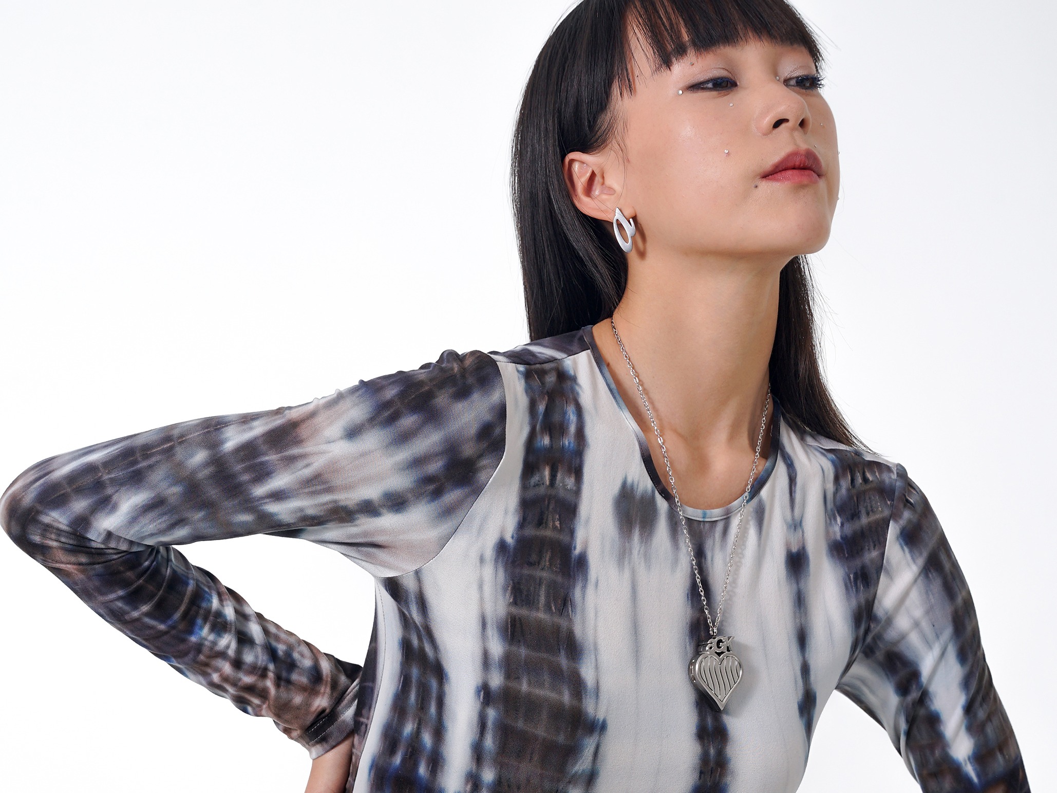 服装拍摄丨A GRAPE KISS_Deceiter-站酷ZCOOL