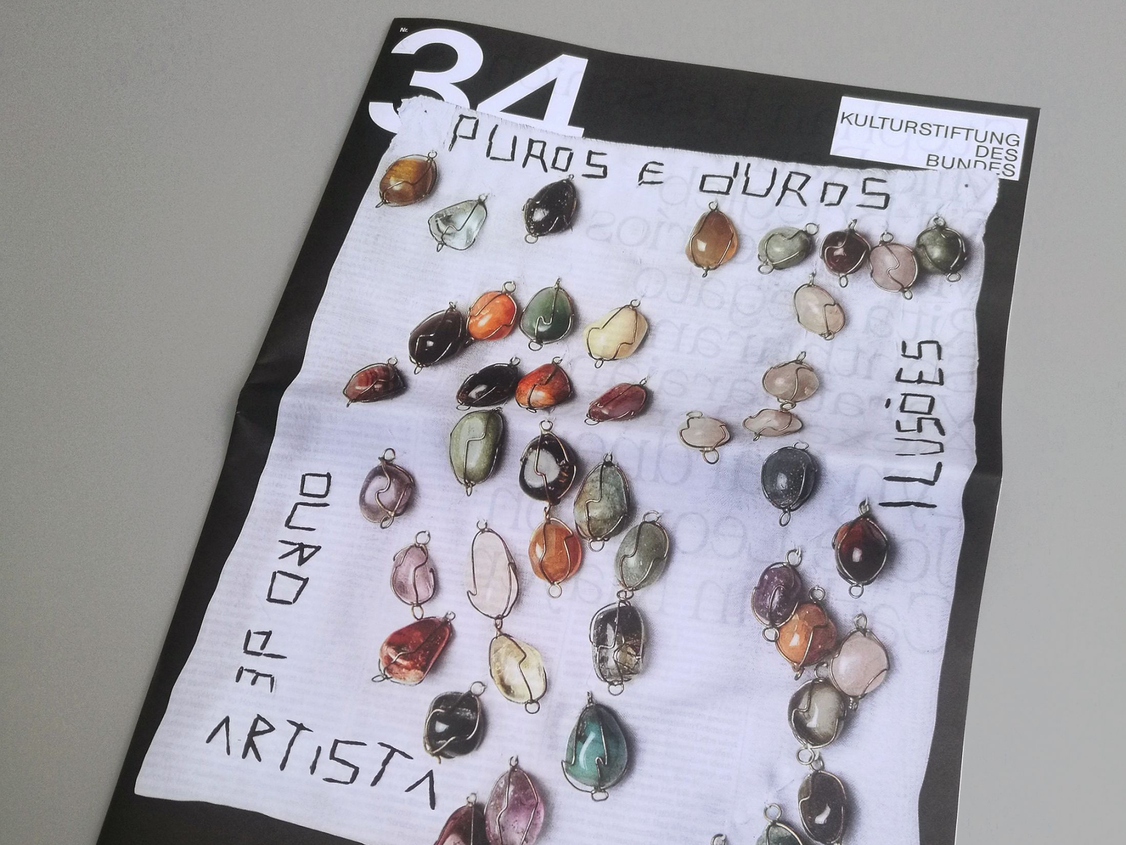 设计分享/ 两难困境-杂志_BranD杂志-站酷ZCOOL