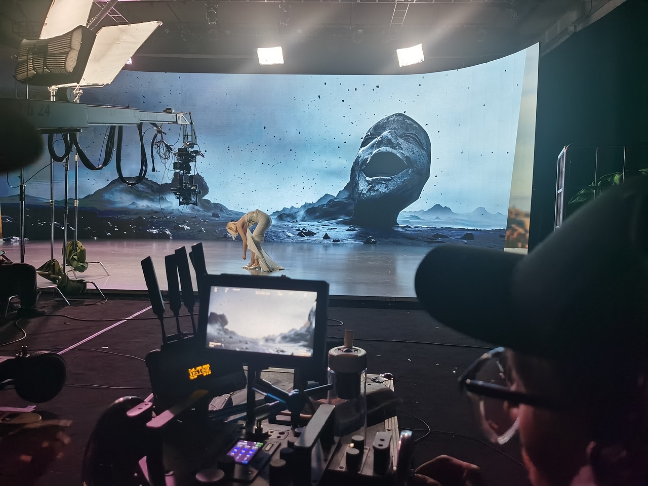 九度虚拟XR为AIGC创造混合现实MR空间_九度虚拟xr科技-站酷ZCOOL