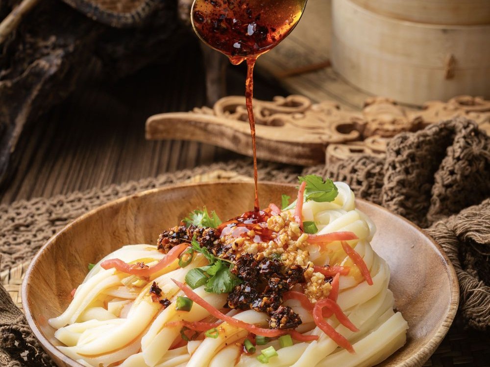 昆明小吃豌豆粉，炸洋芋，凉面_Leo阿乐-站酷ZCOOL