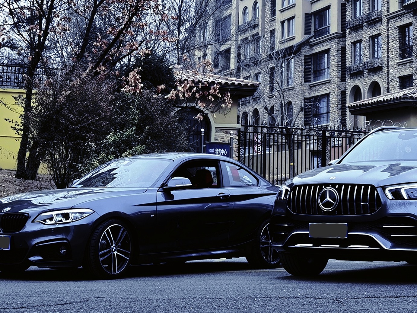 BMW-F22 × BENZ-GLE53_Z62299658-站酷ZCOOL