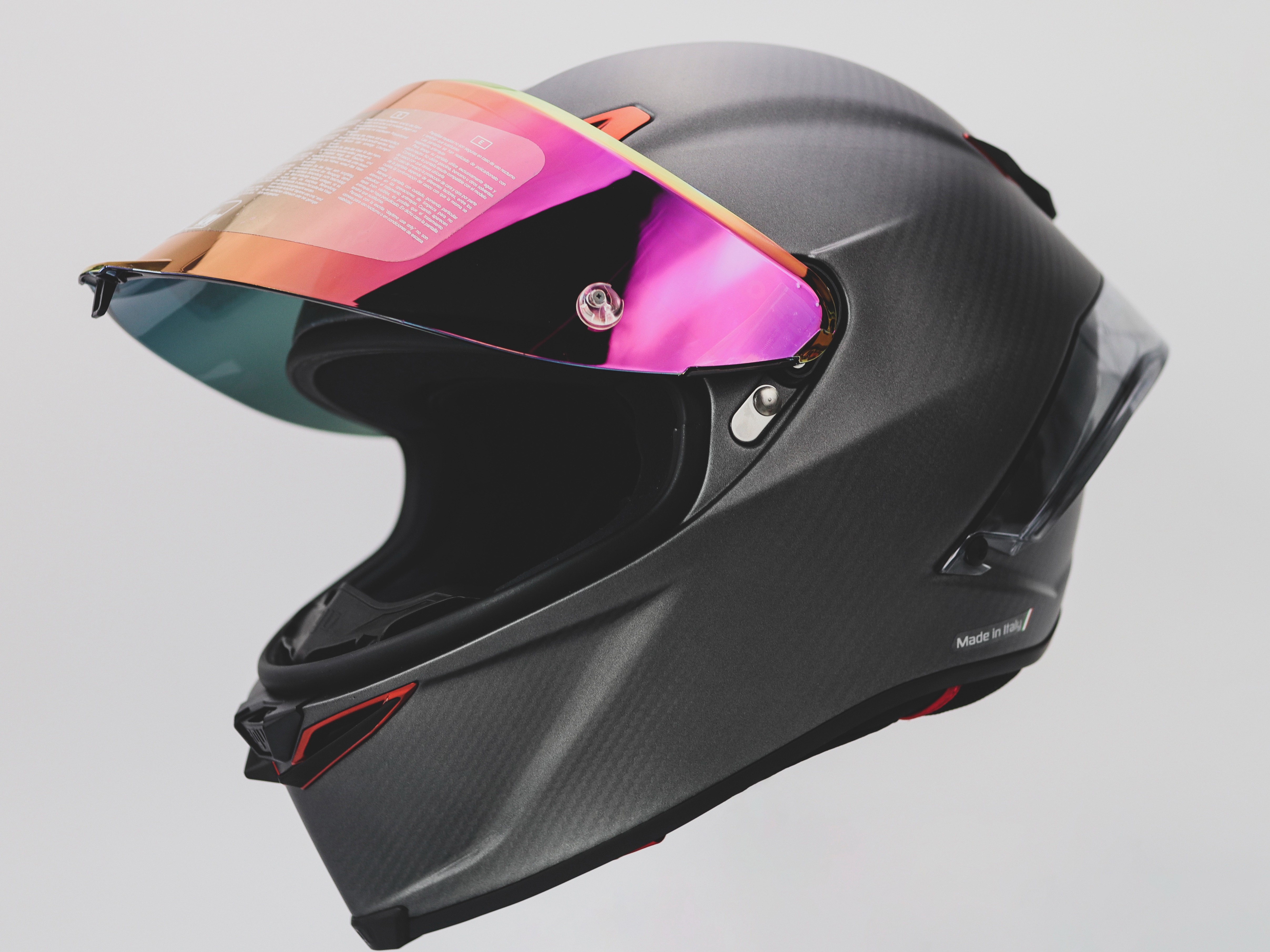 AGV PISTA 机车头盔🪖_张维恩-站酷ZCOOL