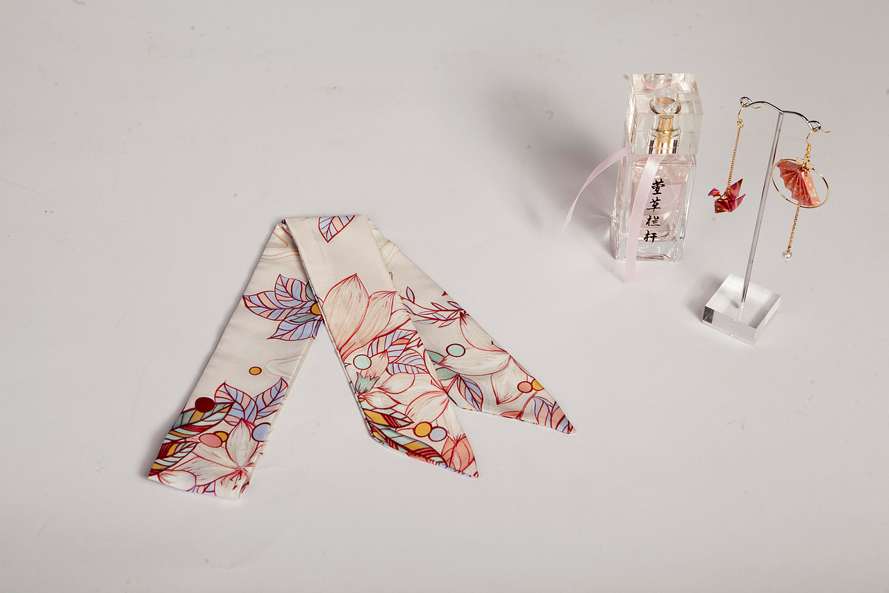 绘木四曲·丝巾设计_菡苕zyc-站酷ZCOOL