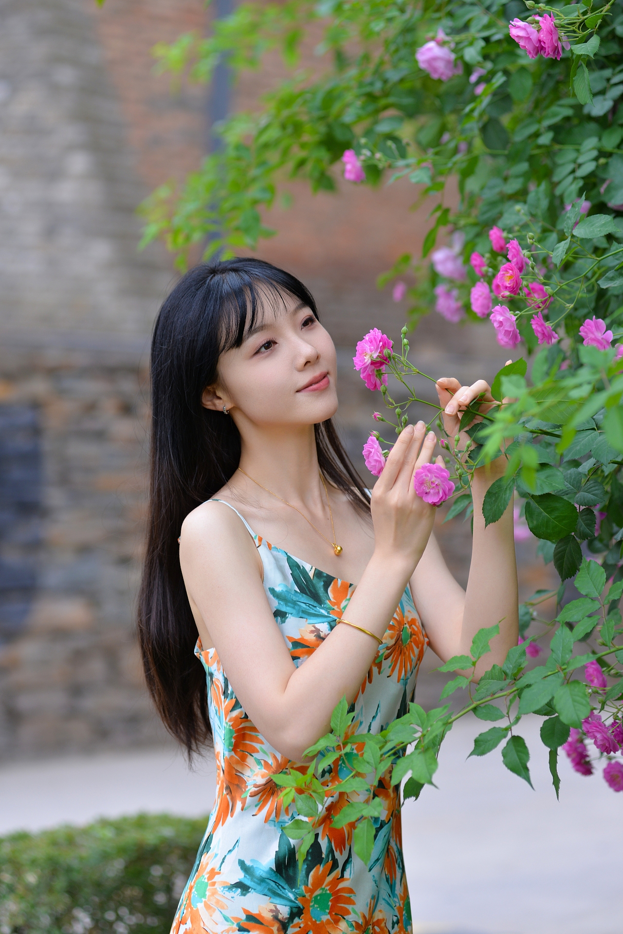 【复古 大华1935】姐姐是从油画里走出来的吧_爱西安的摄影师-站酷ZCOOL