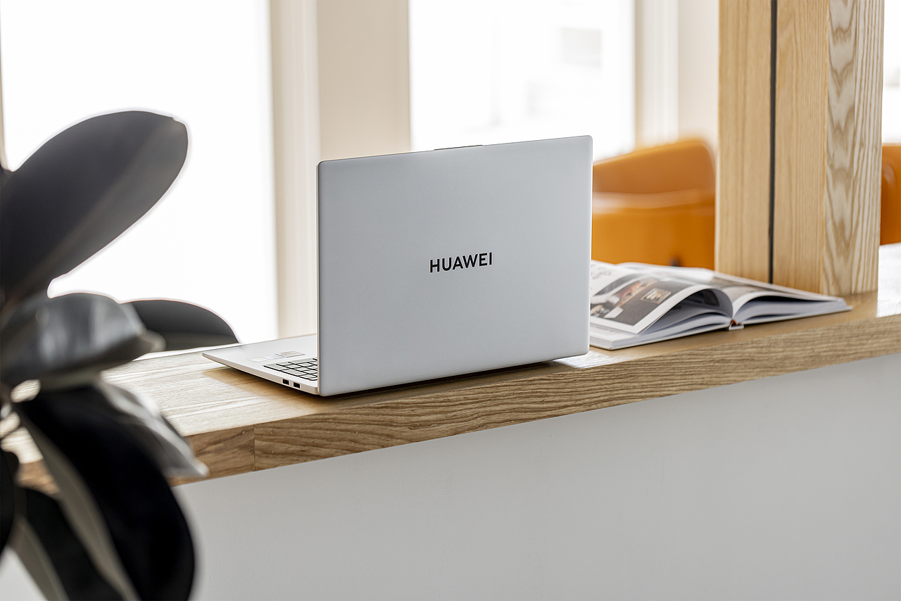 华为笔记本D16 新媒体配图_数懒小姐姐-站酷ZCOOL