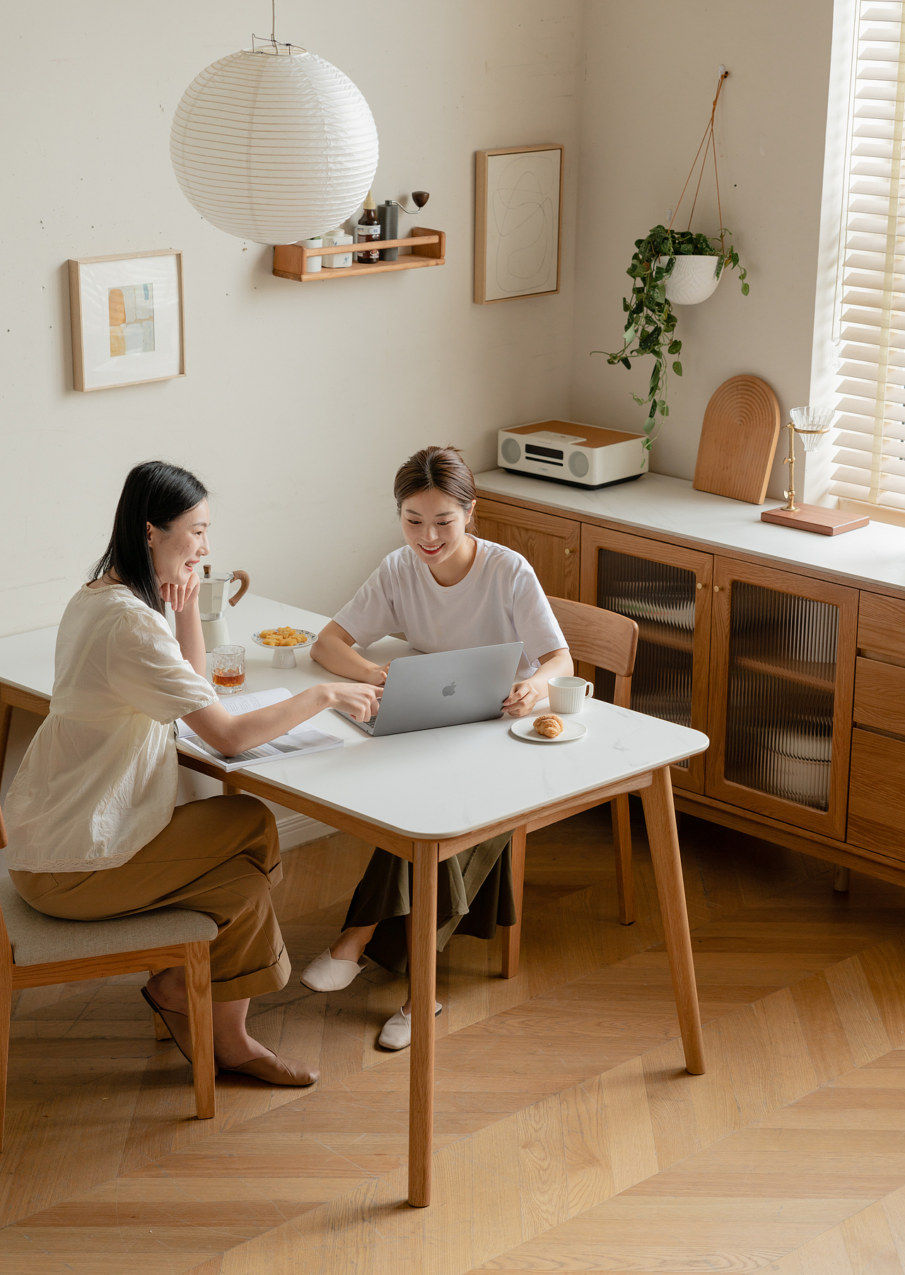 餐桌拍摄 。陈列/摄影：鲸鱼papa_鲸鱼papa-站酷ZCOOL