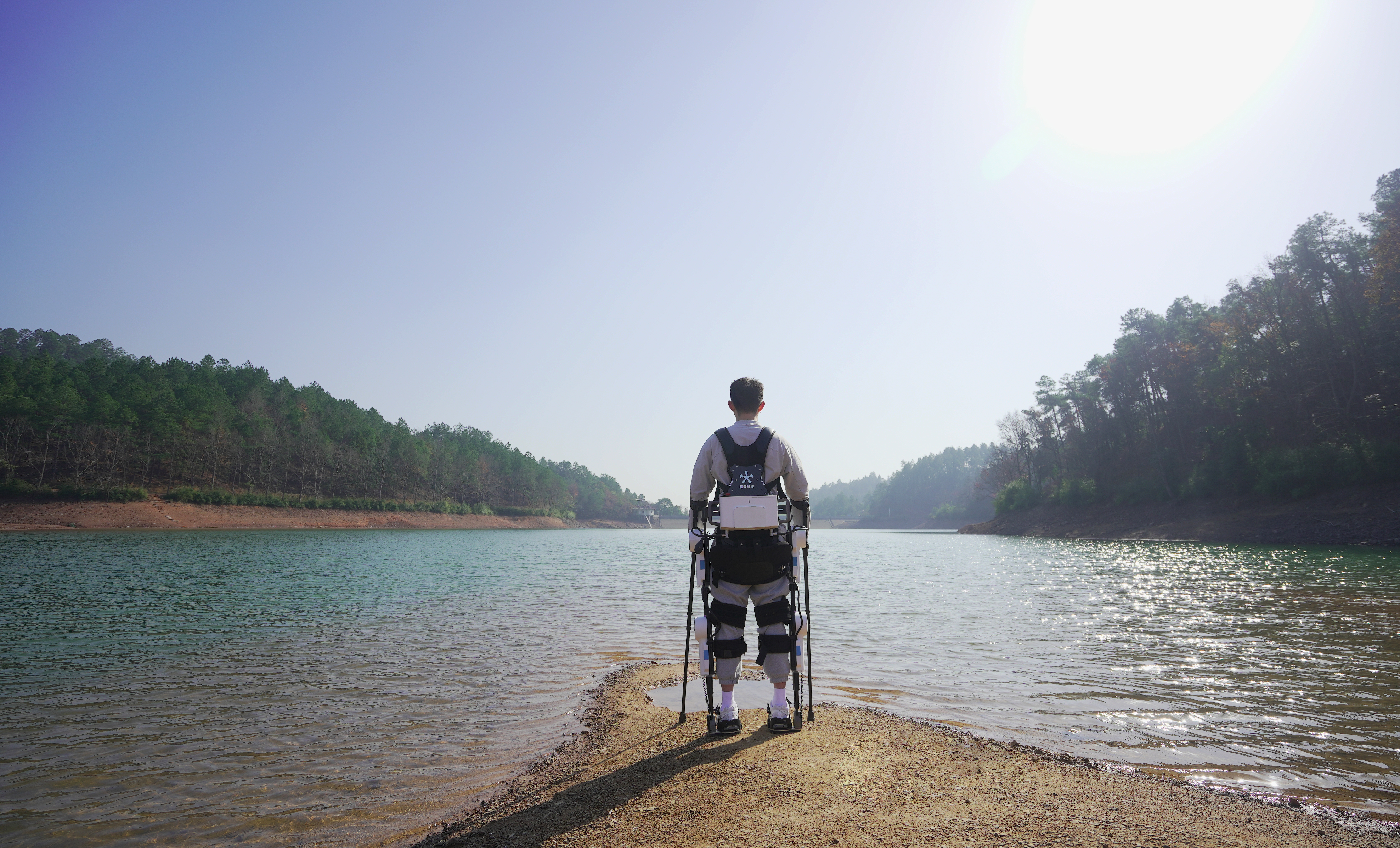 UGO EXOSKELETON |悠行下肢外骨骼步行康复器_东东东东东青-站酷ZCOOL