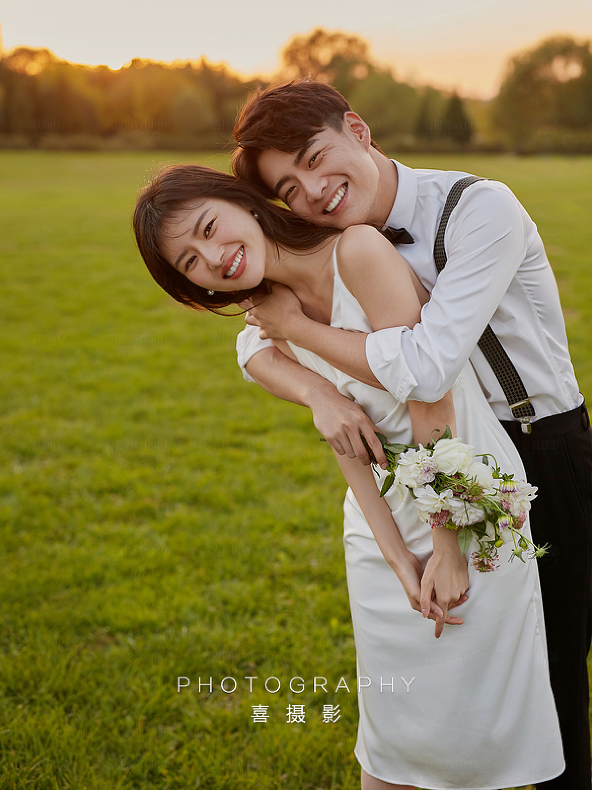 私藏秋日里的美好，电影风浪漫草坪婚纱照遇见yujian 站酷zcool