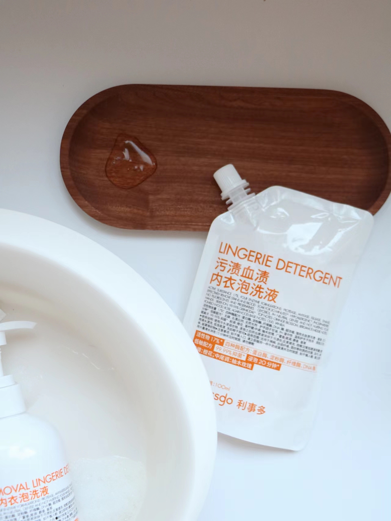 产品摄影-利事多内衣泡洗液_Zoey趙-站酷ZCOOL