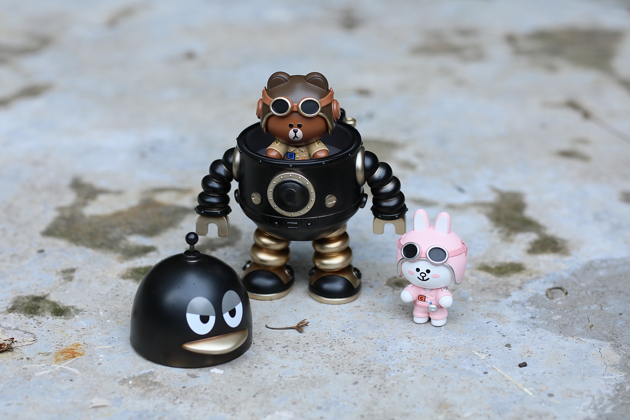 潮玩IP| QQ x LINE FRIENDS 顽艺萌友十周年限定手办_COCOMUMU-站酷ZCOOL