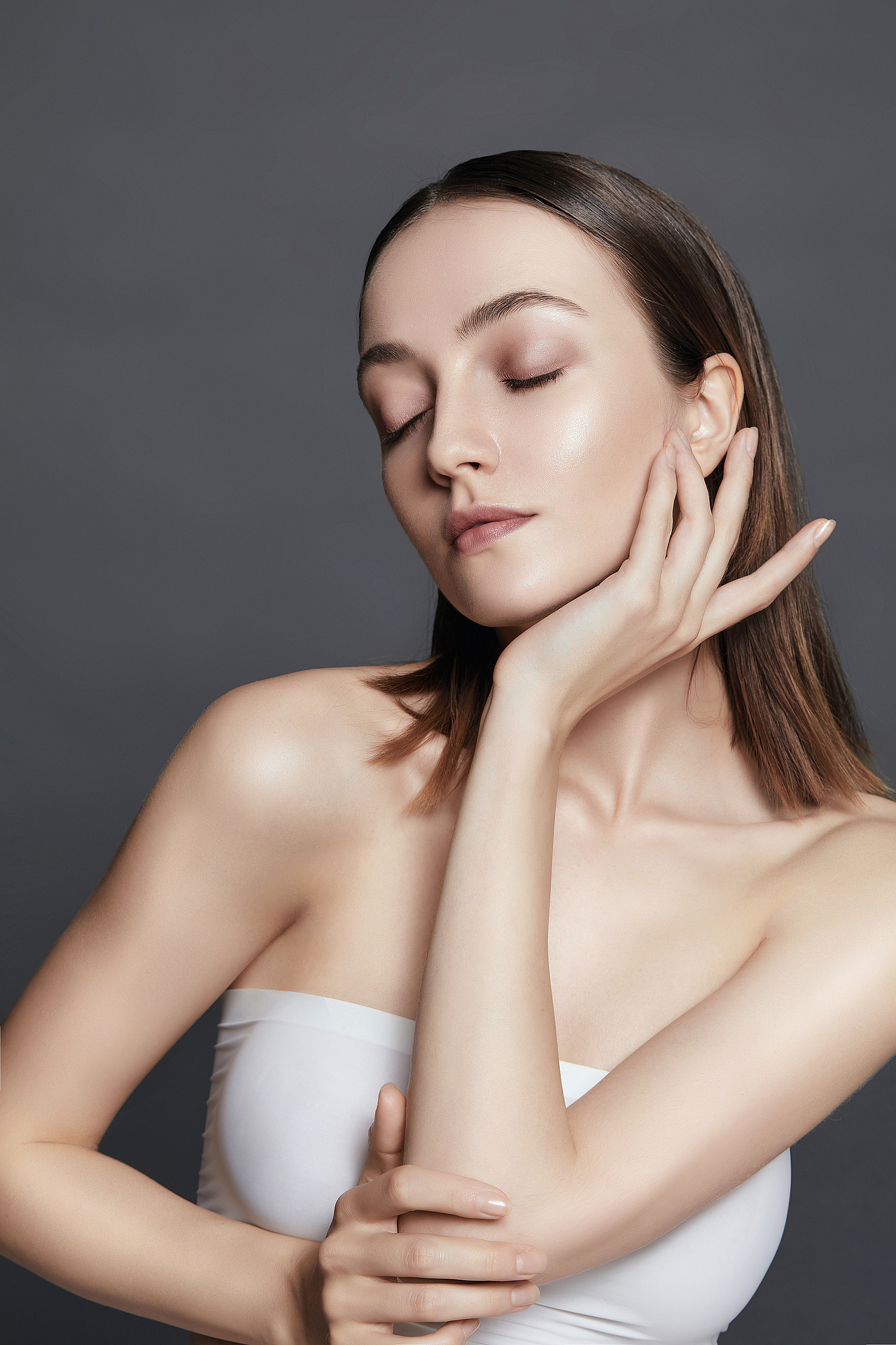 口红眼影唇釉美妆人像_耳染99-站酷ZCOOL