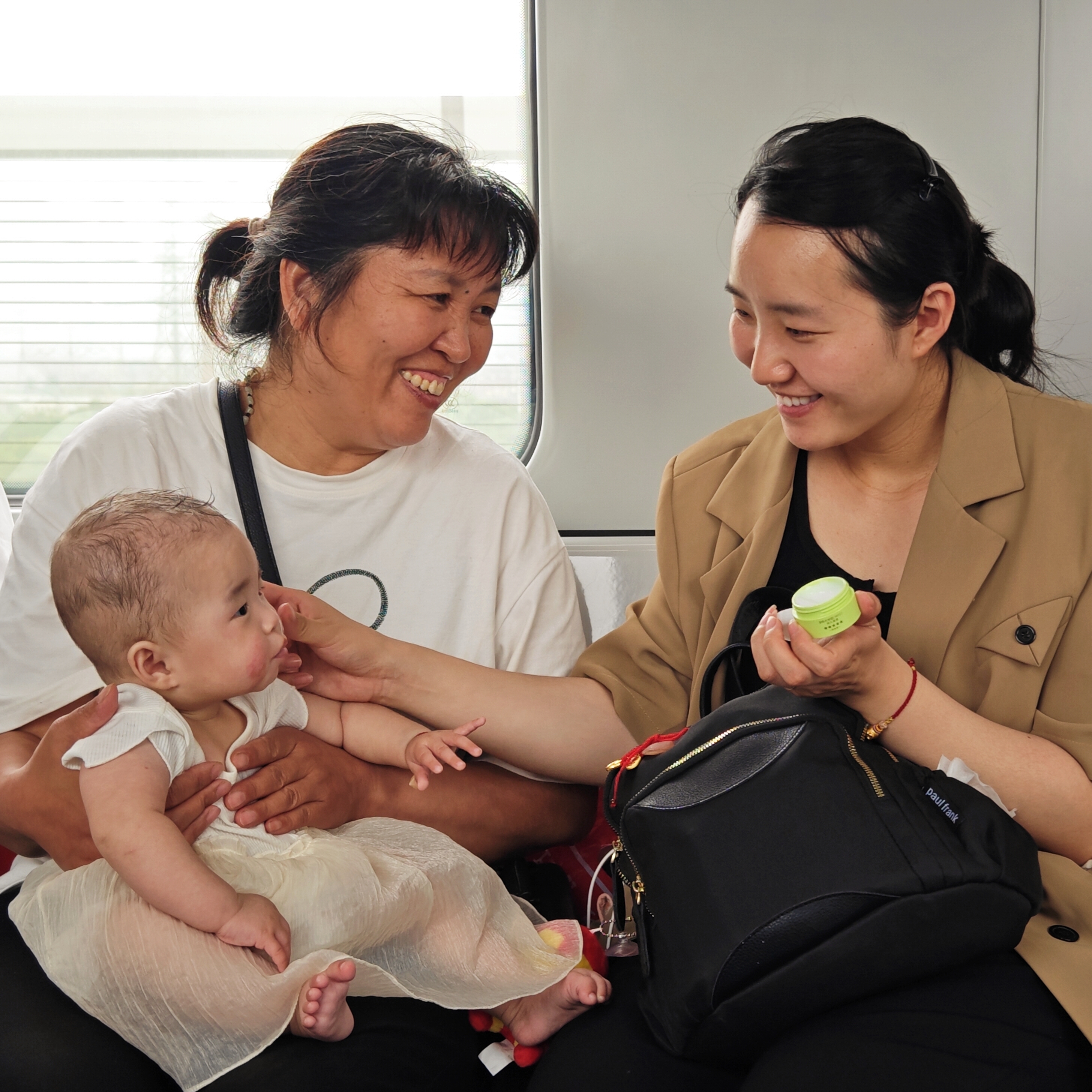 街头摄影 I 2023Q2精选集_高小小小尚-站酷ZCOOL