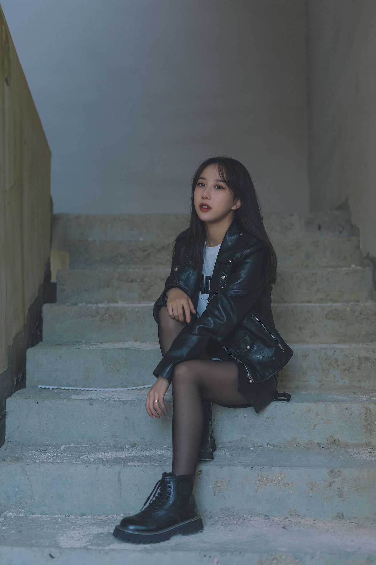 废墟人像_soushou-站酷ZCOOL