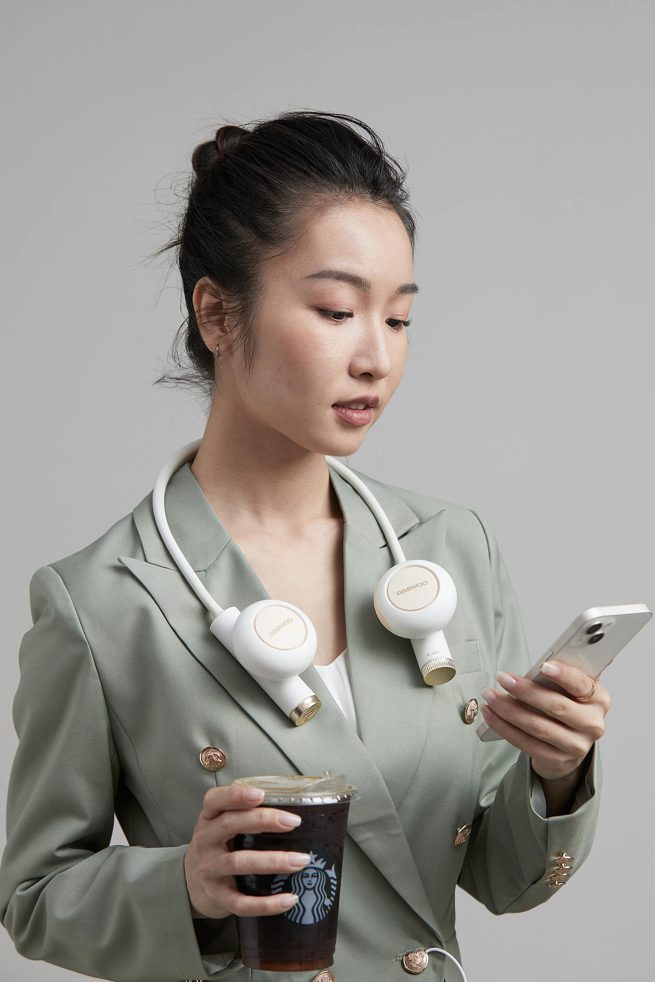 大宇挂脖风扇_产品摄影啊辉-站酷ZCOOL