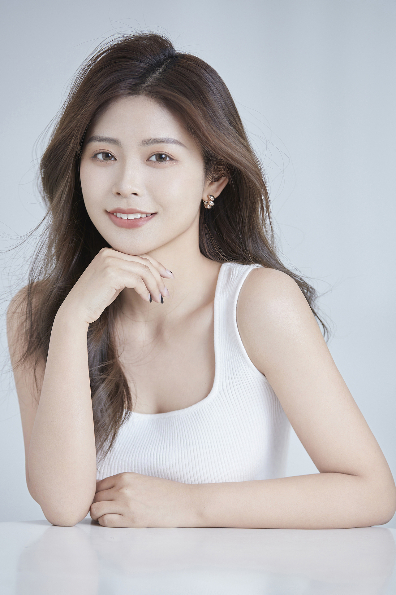 高级好驾驭的人像少女极简写真，女神必拍系列~_遇见YUJIAN-站酷ZCOOL