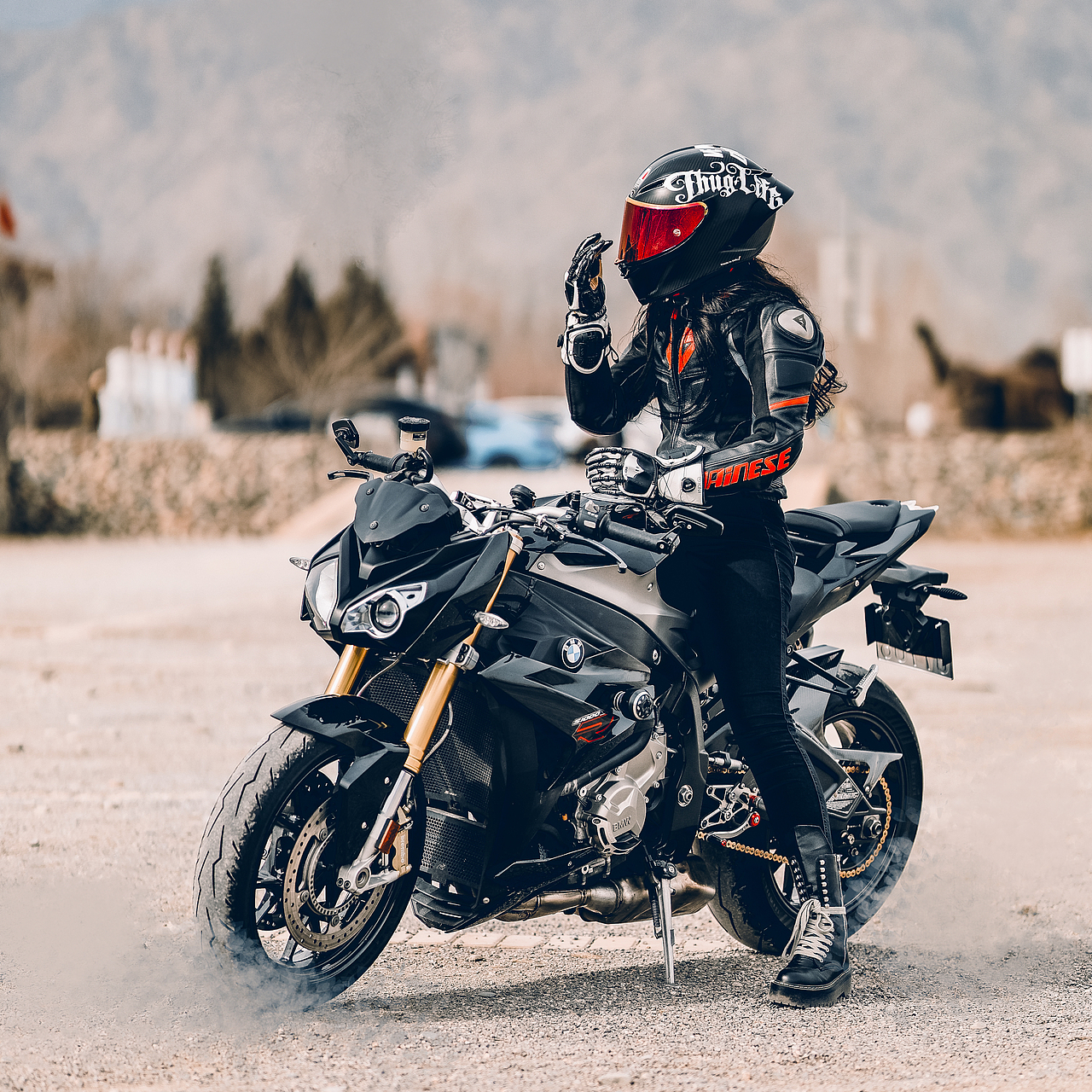 女摩托车手/女机车手_wangxj990-站酷ZCOOL